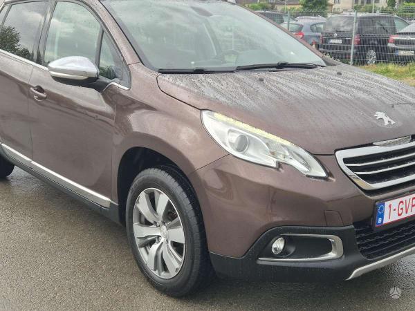 Brown Peugeot 2008 2014 in Siauliai, with an engine capacity of 1.20 L and mileage of 105 thousand km for 5350 €, photo 1 on AUTOMOTO.COM.LV