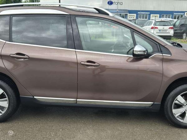 Brown Peugeot 2008 2014 in Siauliai, with an engine capacity of 1.20 L and mileage of 105 thousand km for 5350 €, photo 3 on AUTOMOTO.COM.LV