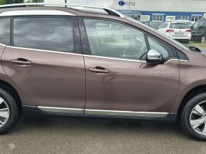 Brown Peugeot 2008 2014 in Siauliai, with an engine capacity of 1.20 L and mileage of 105 thousand km for 5350 €, photo 4 on AUTOMOTO.COM.LV