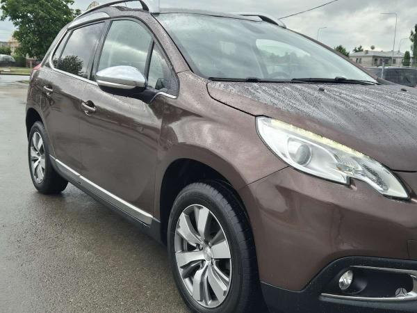 Brown Peugeot 2008 2014 in Siauliai, with an engine capacity of 1.20 L and mileage of 105 thousand km for 5350 €, photo 4 on AUTOMOTO.COM.LV