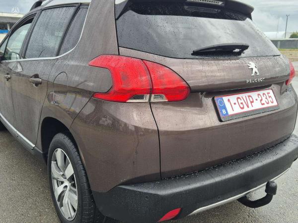 Brown Peugeot 2008 2014 in Siauliai, with an engine capacity of 1.20 L and mileage of 105 thousand km for 5350 €, photo 8 on AUTOMOTO.COM.LV
