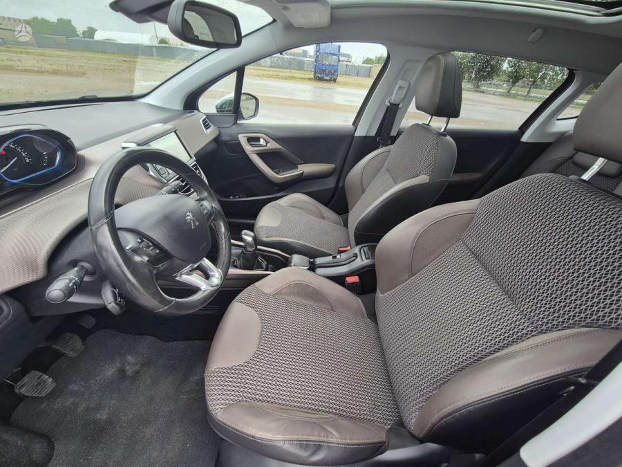 Brown Peugeot 2008 2014 in Siauliai, with an engine capacity of 1.20 L and mileage of 105 thousand km for 5350 €, photo 16 on AUTOMOTO.COM.LV