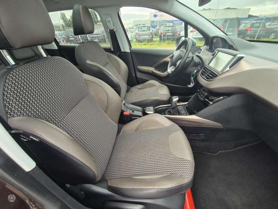 Brown Peugeot 2008 2014 in Siauliai, with an engine capacity of 1.20 L and mileage of 105 thousand km for 5350 €, photo 20 on AUTOMOTO.COM.LV