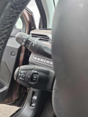 Brown Peugeot 2008 2014 in Siauliai, with an engine capacity of 1.20 L and mileage of 105 thousand km for 5350 €, photo 26 on AUTOMOTO.COM.LV