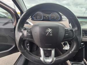 Brown Peugeot 2008 2014 in Siauliai, with an engine capacity of 1.20 L and mileage of 105 thousand km for 5350 €, photo 27 on AUTOMOTO.COM.LV