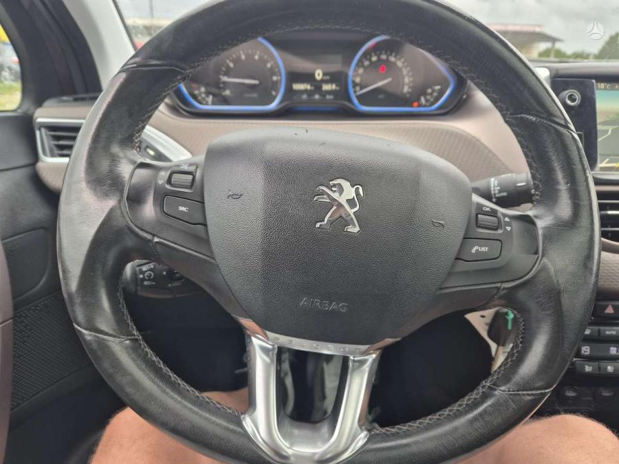 Brown Peugeot 2008 2014 in Siauliai, with an engine capacity of 1.20 L and mileage of 105 thousand km for 5350 €, photo 34 on AUTOMOTO.COM.LV