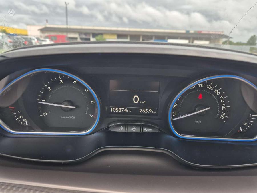 Brown Peugeot 2008 2014 in Siauliai, with an engine capacity of 1.20 L and mileage of 105 thousand km for 5350 €, photo 35 on AUTOMOTO.COM.LV
