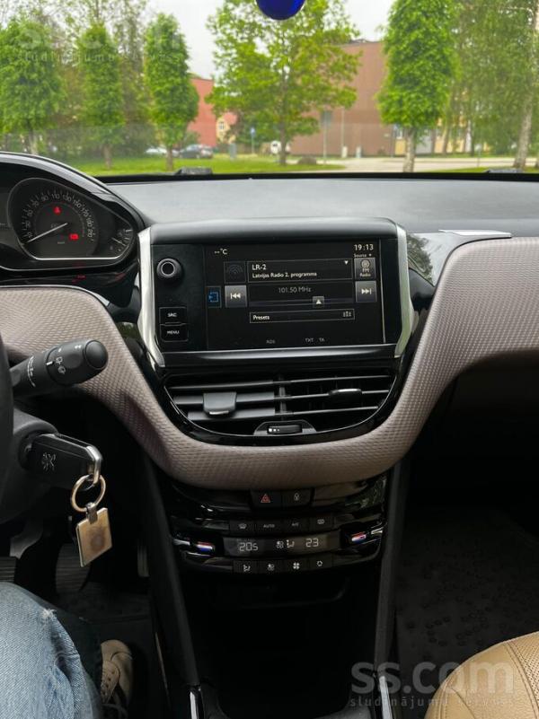 Brūns Peugeot 2008 2014 Ogre, ar dzinēja tilpumu 1.60 L un nobraukumu 285 tūkst. km par 4250 €, foto 5 vietnē AUTOMOTO.COM.LV