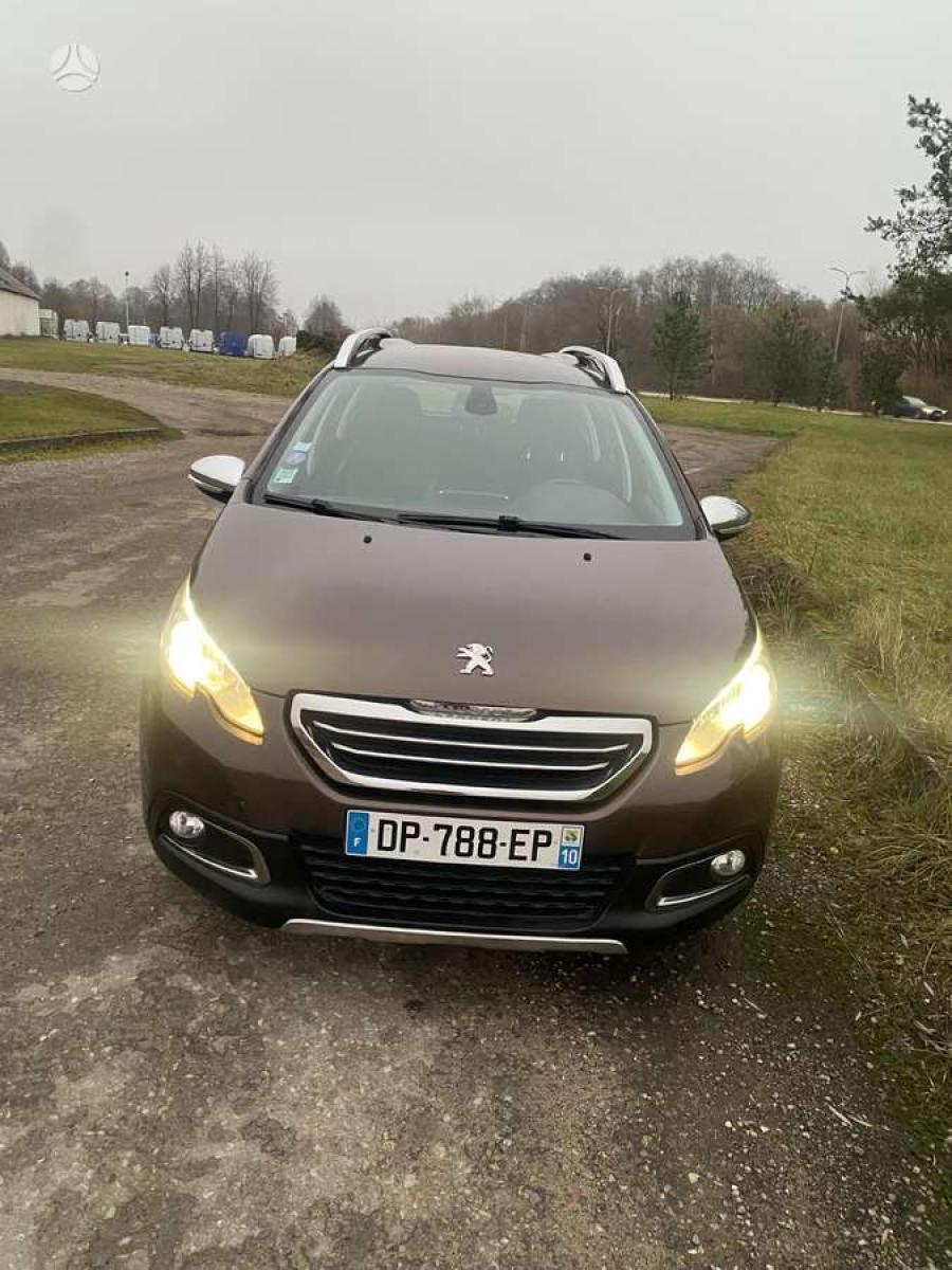 Brown Peugeot 2008 2015 in Taurage, with an engine capacity of 1.20 L and mileage of 66 thousand km for 5499 €, photo 1 on AUTOMOTO.COM.LV