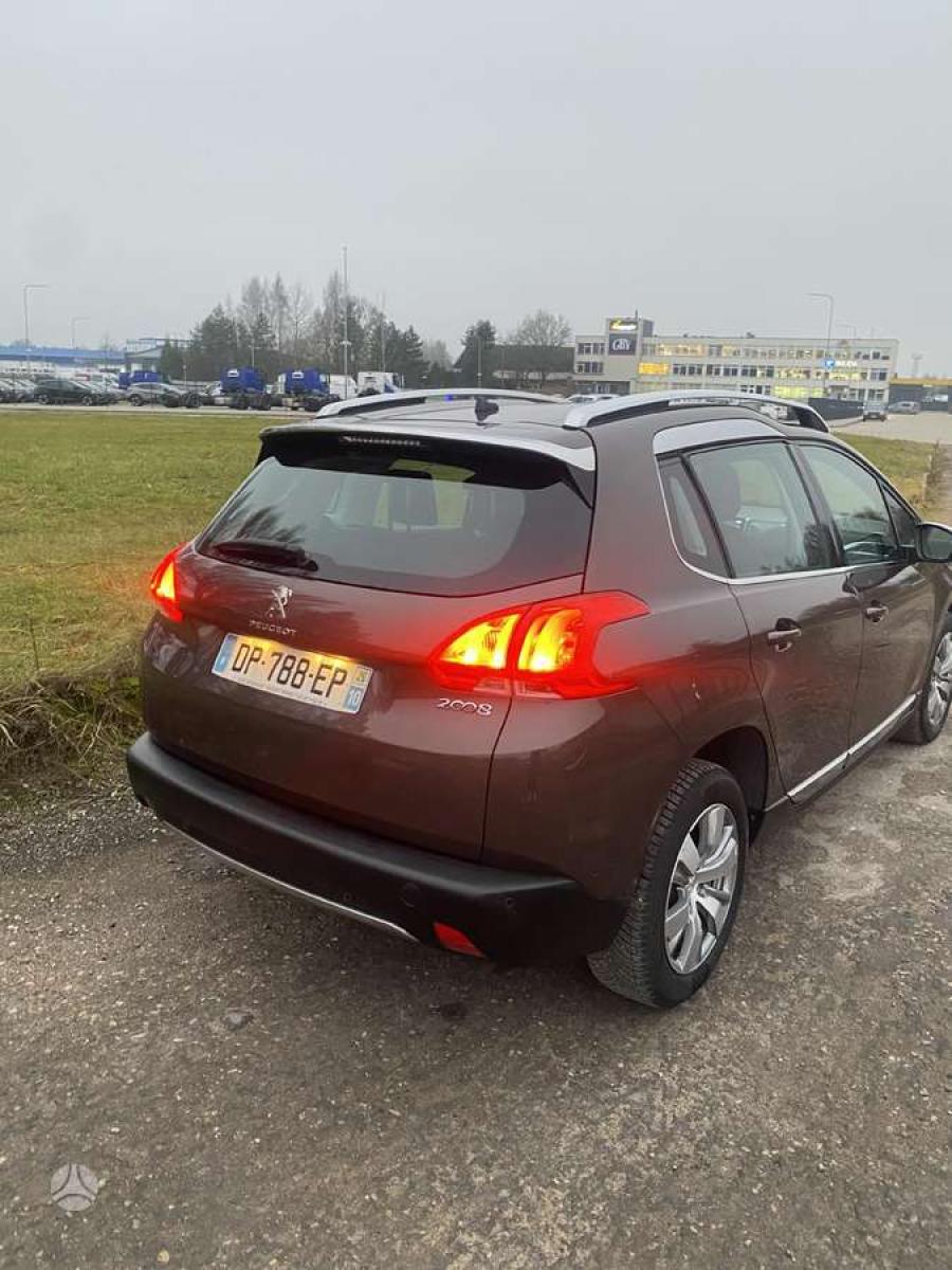 Brown Peugeot 2008 2015 in Taurage, with an engine capacity of 1.20 L and mileage of 66 thousand km for 5499 €, photo 17 on AUTOMOTO.COM.LV