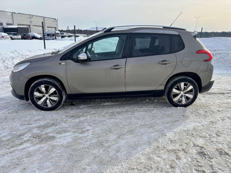 Brown Peugeot 2008 2015 in Taurage, with an engine capacity of 1.20 L and mileage of 180 thousand km for 3600 €, photo 4 on AUTOMOTO.COM.LV
