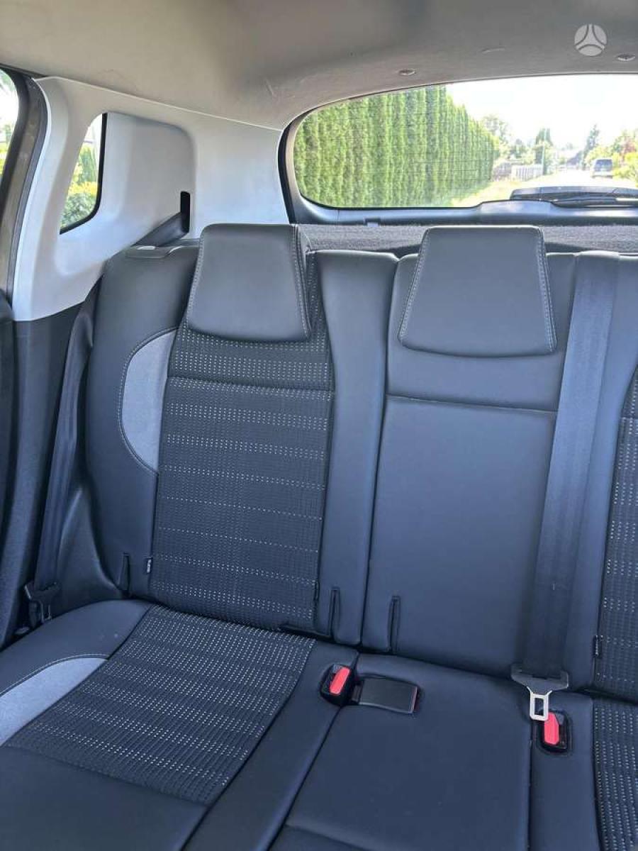 Brown Peugeot 2008 2016 in Jurbarkas, with an engine capacity of 1.56 L and mileage of 182 thousand km for 6200 €, photo 21 on AUTOMOTO.COM.LV