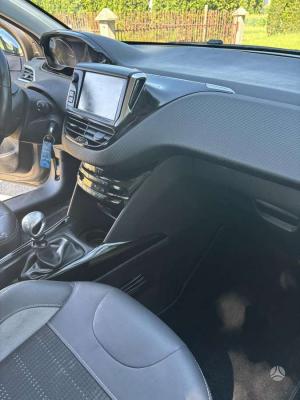 Brown Peugeot 2008 2016 in Jurbarkas, with an engine capacity of 1.56 L and mileage of 182 thousand km for 6200 €, photo 22 on AUTOMOTO.COM.LV