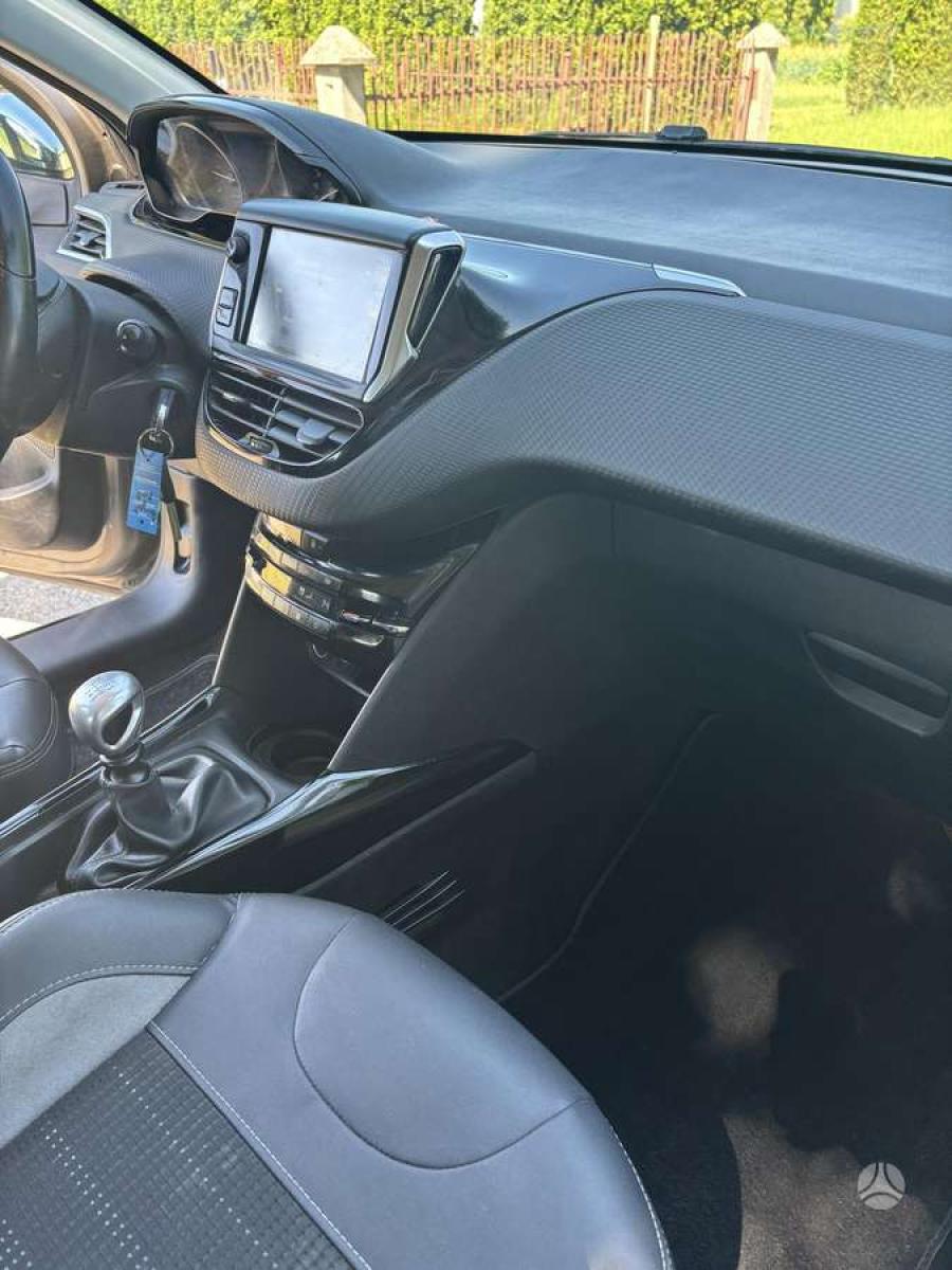 Brown Peugeot 2008 2016 in Jurbarkas, with an engine capacity of 1.56 L and mileage of 182 thousand km for 6200 €, photo 22 on AUTOMOTO.COM.LV