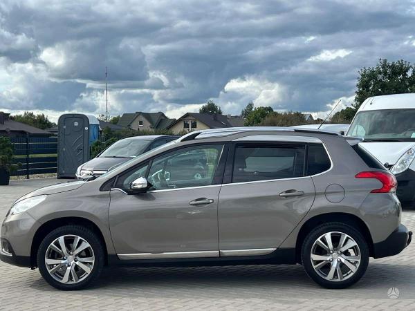 Brūns Peugeot 2008 2016 Tauragė, ar dzinēja tilpumu 1.20 L un nobraukumu 159 tūkst. km par 4700 €, foto 5 vietnē AUTOMOTO.COM.LV