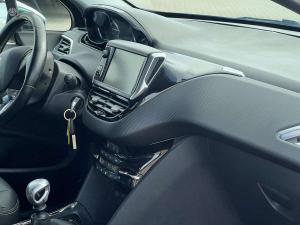 Brūns Peugeot 2008 2016 Tauragė, ar dzinēja tilpumu 1.20 L un nobraukumu 159 tūkst. km par 4700 €, foto 10 vietnē AUTOMOTO.COM.LV