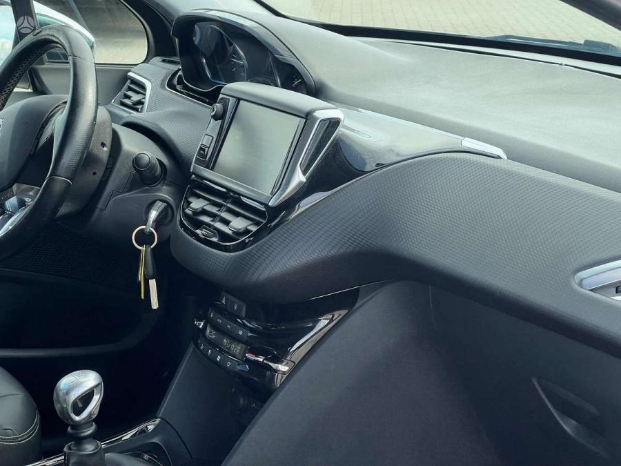 Brūns Peugeot 2008 2016 Tauragė, ar dzinēja tilpumu 1.20 L un nobraukumu 159 tūkst. km par 4700 €, foto 10 vietnē AUTOMOTO.COM.LV