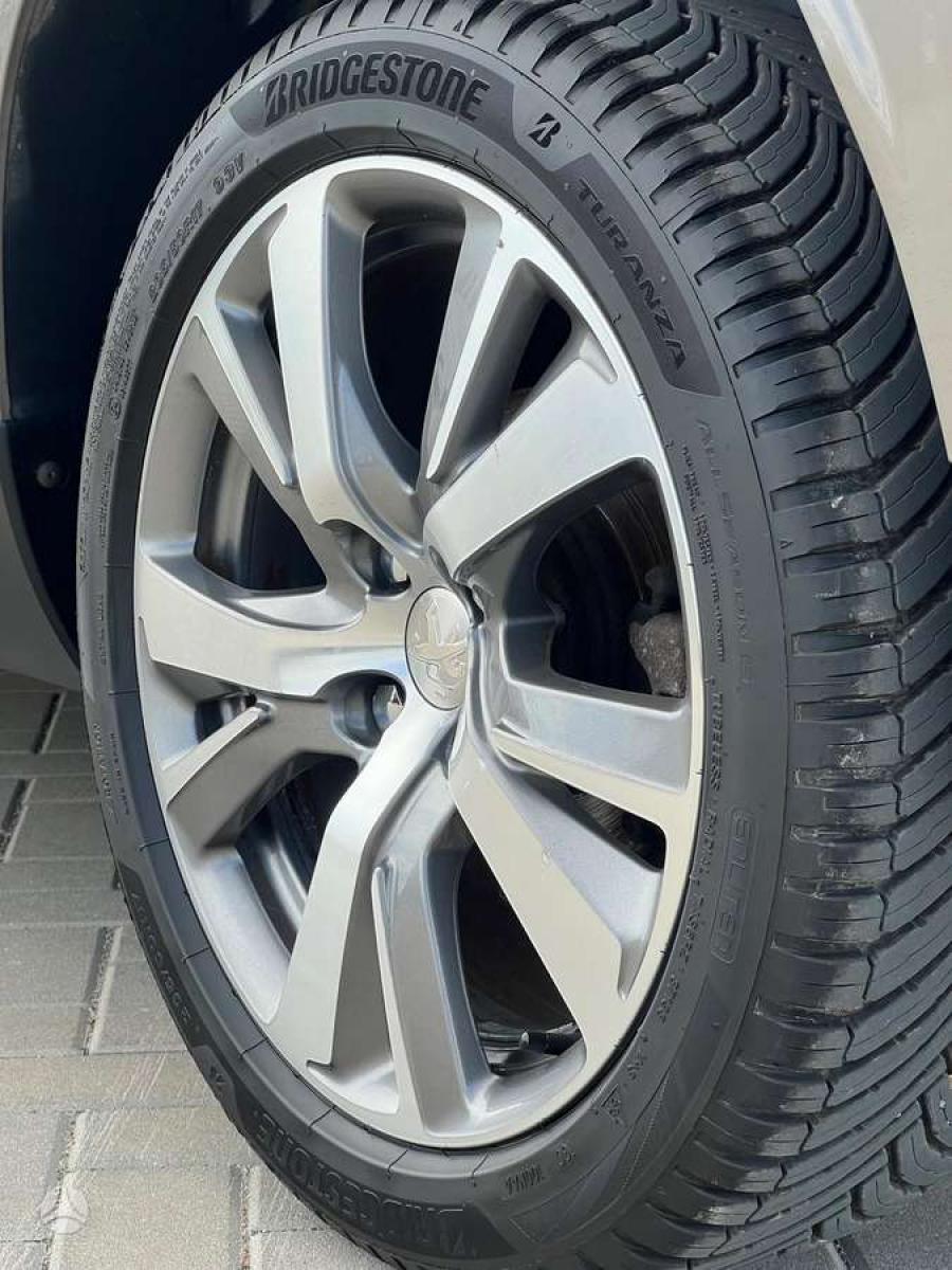 Brūns Peugeot 2008 2016 Tauragė, ar dzinēja tilpumu 1.20 L un nobraukumu 159 tūkst. km par 4700 €, foto 18 vietnē AUTOMOTO.COM.LV