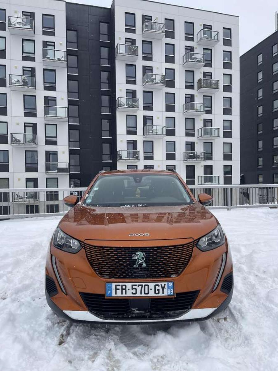 Brown Peugeot 2008 2020 in Vilnius, with an engine capacity of 0.00 L and mileage of 54 thousand km for 15125 €, photo 3 on AUTOMOTO.COM.LV