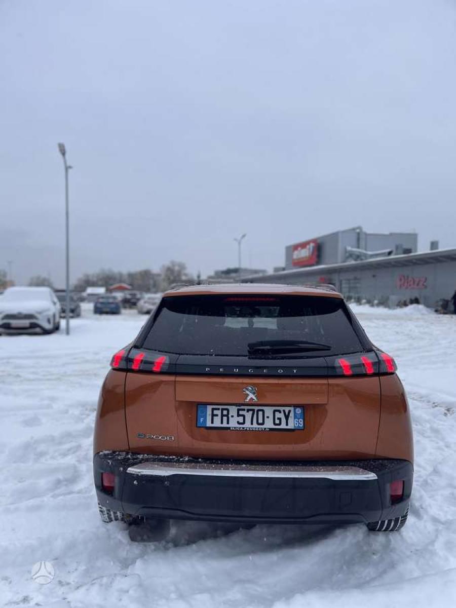 Brown Peugeot 2008 2020 in Vilnius, with an engine capacity of 0.00 L and mileage of 54 thousand km for 15125 €, photo 6 on AUTOMOTO.COM.LV