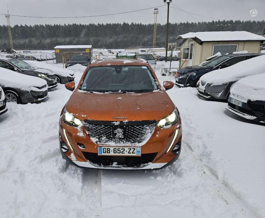 Brūns Peugeot 2008 2021 Viļņa, ar dzinēja tilpumu 1.20 L un nobraukumu 127 tūkst. km par 13068 €, foto 2 vietnē AUTOMOTO.COM.LV