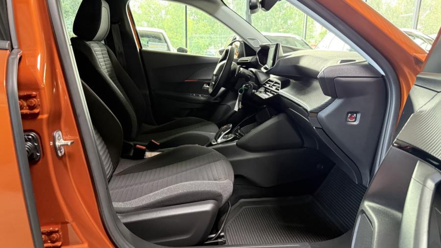Brown Peugeot 2008 2021 in Riga, with an engine capacity of 1.20 L and mileage of 48 thousand km for 1450000 €, photo 15 on AUTOMOTO.COM.LV