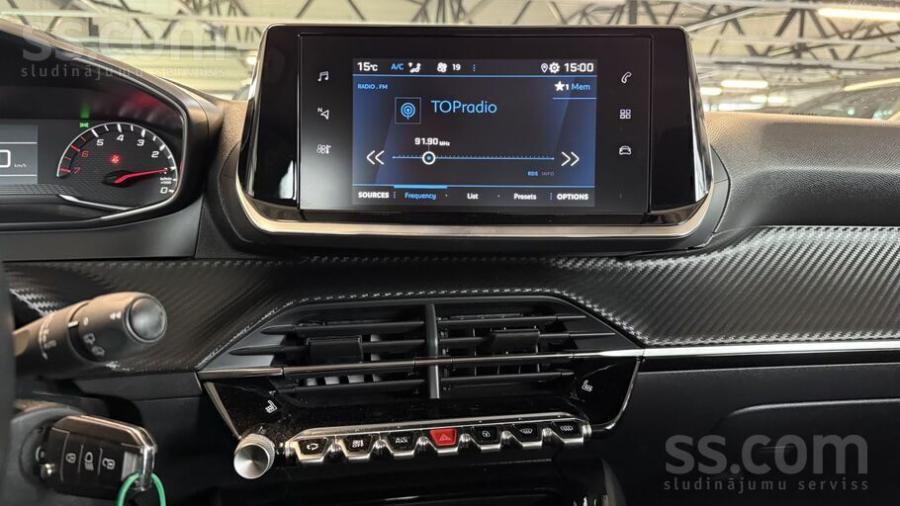 Brūns Peugeot 2008 2021 Rīga, ar dzinēja tilpumu 1.20 L un nobraukumu 95 tūkst. km par 11900 €, foto 23 vietnē AUTOMOTO.COM.LV