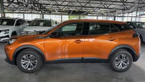 Brūns Peugeot 2008 2022 Rīga, ar dzinēja tilpumu 1.20 L un nobraukumu 35 tūkst. km par 1490000 €, foto  vietnē AUTOMOTO.COM.LV