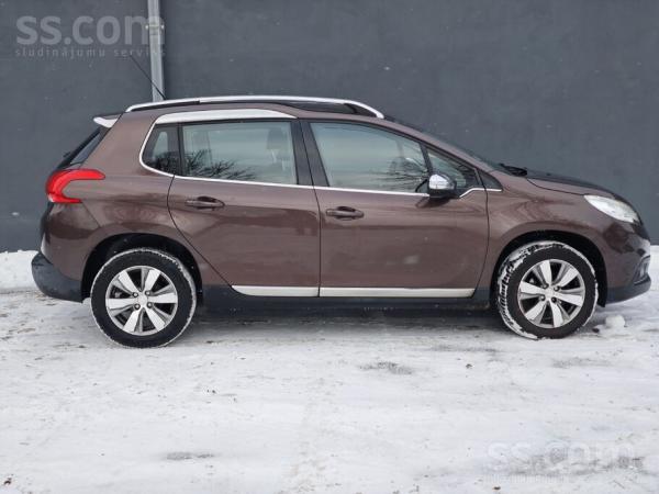 Brown Peugeot 2008 2014 in Ogre, with an engine capacity of 1.20 L and mileage of 117 thousand km for 4995 €, photo 5 on AUTOMOTO.COM.LV