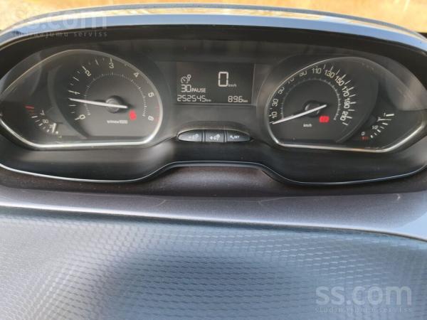 Brown Peugeot 2008 2014 in Riga, with an engine capacity of 1.60 L and mileage of 253 thousand km for 5500 €, photo 6 on AUTOMOTO.COM.LV
