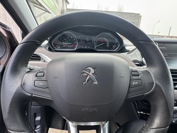 Brown Peugeot 2008 2014 in Riga, with an engine capacity of 1.20 L and mileage of 54 thousand km for 7600 €, photo 3 on AUTOMOTO.COM.LV