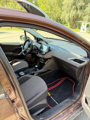 Brown Peugeot 2008 2014 in Bauska, with an engine capacity of 1.20 L and mileage of 236 thousand km for 6200 €, photo 7 on AUTOMOTO.COM.LV