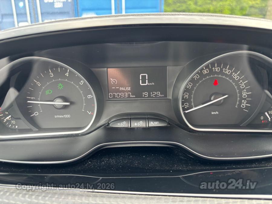 Brown Peugeot 2008 2015 in Paide, with an engine capacity of 1.20 L and mileage of 70 thousand km for 6390 €, photo 15 on AUTOMOTO.COM.LV