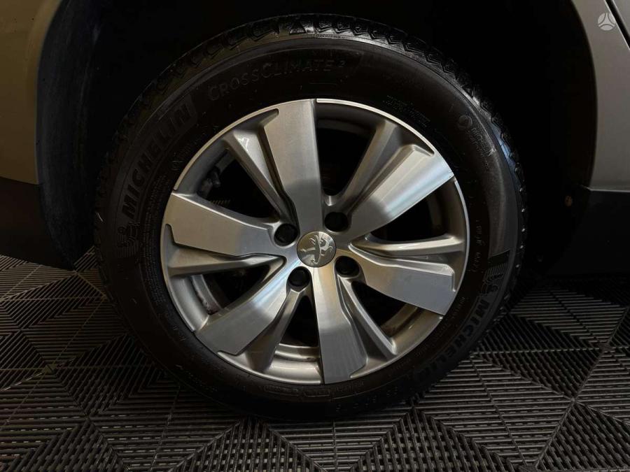 Brown Peugeot 2008 2016 in Kaunas, with an engine capacity of 1.20 L and mileage of 126 thousand km for 6100 €, photo 13 on AUTOMOTO.COM.LV