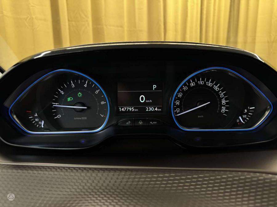 Brown Peugeot 2008 2016 in Kaunas, with an engine capacity of 1.20 L and mileage of 126 thousand km for 6100 €, photo 17 on AUTOMOTO.COM.LV