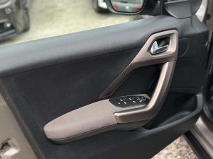 Brown Peugeot 2008 2016 in Kaunas, with an engine capacity of 1.20 L and mileage of 126 thousand km for 6100 €, photo 19 on AUTOMOTO.COM.LV