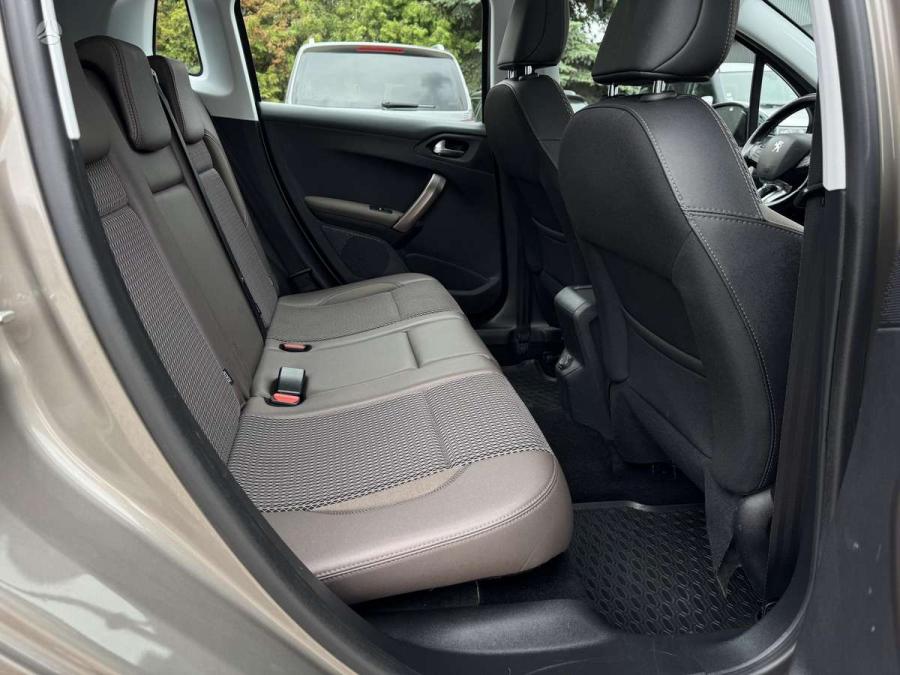 Brown Peugeot 2008 2016 in Kaunas, with an engine capacity of 1.20 L and mileage of 126 thousand km for 6100 €, photo 24 on AUTOMOTO.COM.LV