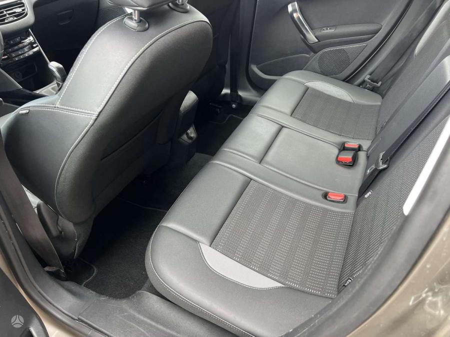 Brūns Peugeot 2008 2016 Tauragė, ar dzinēja tilpumu 1.20 L un nobraukumu 174 tūkst. km par 4400 €, foto 10 vietnē AUTOMOTO.COM.LV