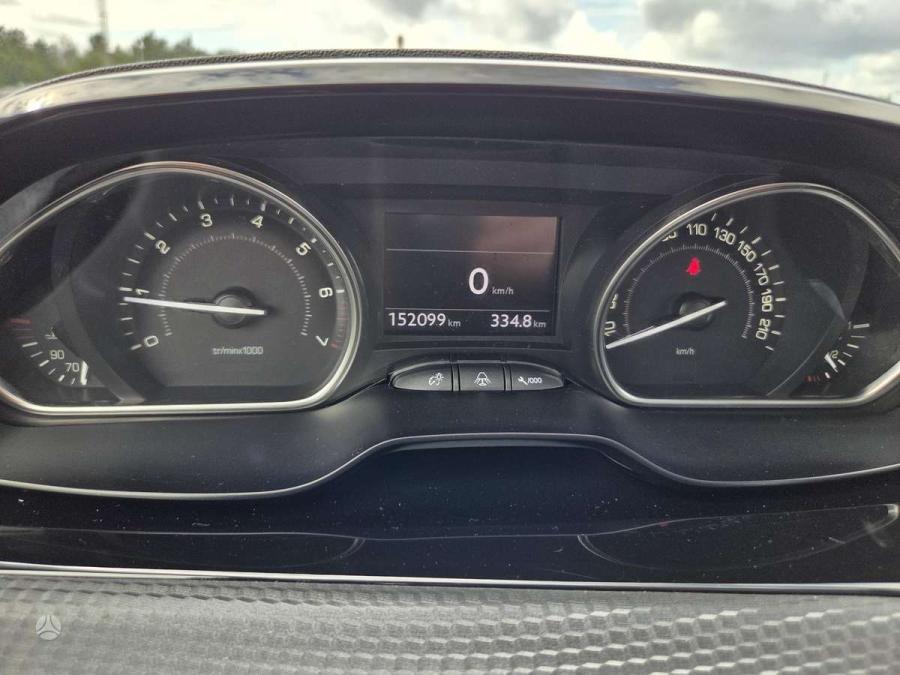 Brown Peugeot 2008 2013 in Marijampole, with an engine capacity of 1.20 L and mileage of 152 thousand km for 3350 €, photo 10 on AUTOMOTO.COM.LV