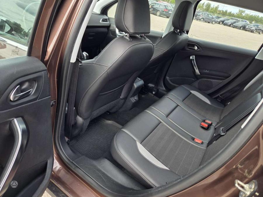Brown Peugeot 2008 2013 in Marijampole, with an engine capacity of 1.20 L and mileage of 152 thousand km for 3350 €, photo 13 on AUTOMOTO.COM.LV