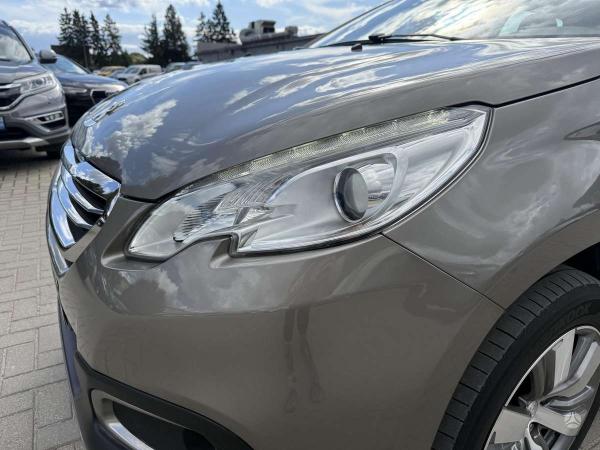 Brown Peugeot 2008 2014 in Taurage, with an engine capacity of 1.20 L and mileage of 140 thousand km for 4150 €, photo 8 on AUTOMOTO.COM.LV