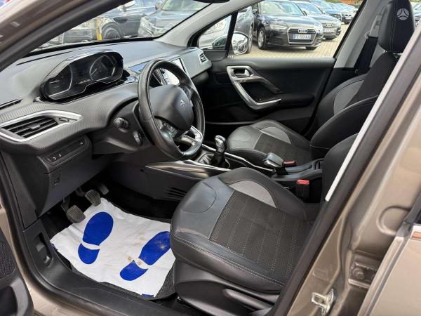 Brown Peugeot 2008 2014 in Taurage, with an engine capacity of 1.20 L and mileage of 140 thousand km for 4150 €, photo 10 on AUTOMOTO.COM.LV