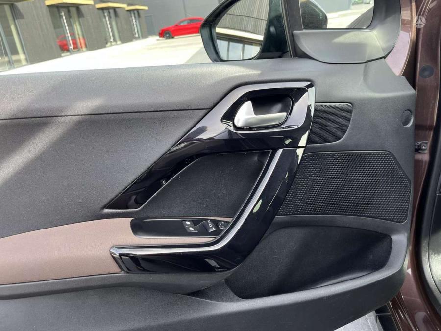 Brūns Peugeot 2008 2014 Šauļi, ar dzinēja tilpumu 1.60 L un nobraukumu 241 tūkst. km par 5700 €, foto 9 vietnē AUTOMOTO.COM.LV