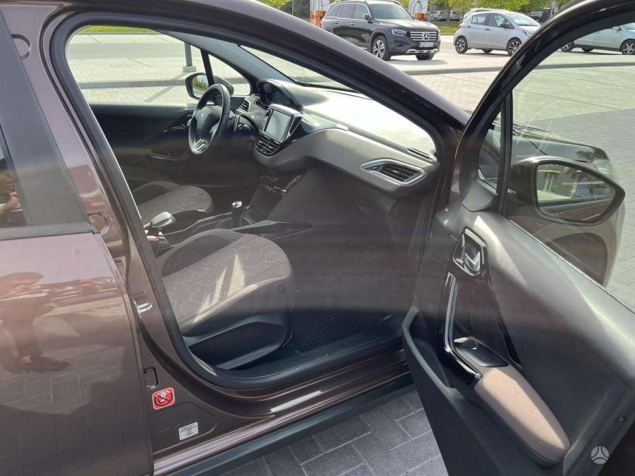Brūns Peugeot 2008 2014 Šauļi, ar dzinēja tilpumu 1.60 L un nobraukumu 241 tūkst. km par 5700 €, foto 16 vietnē AUTOMOTO.COM.LV