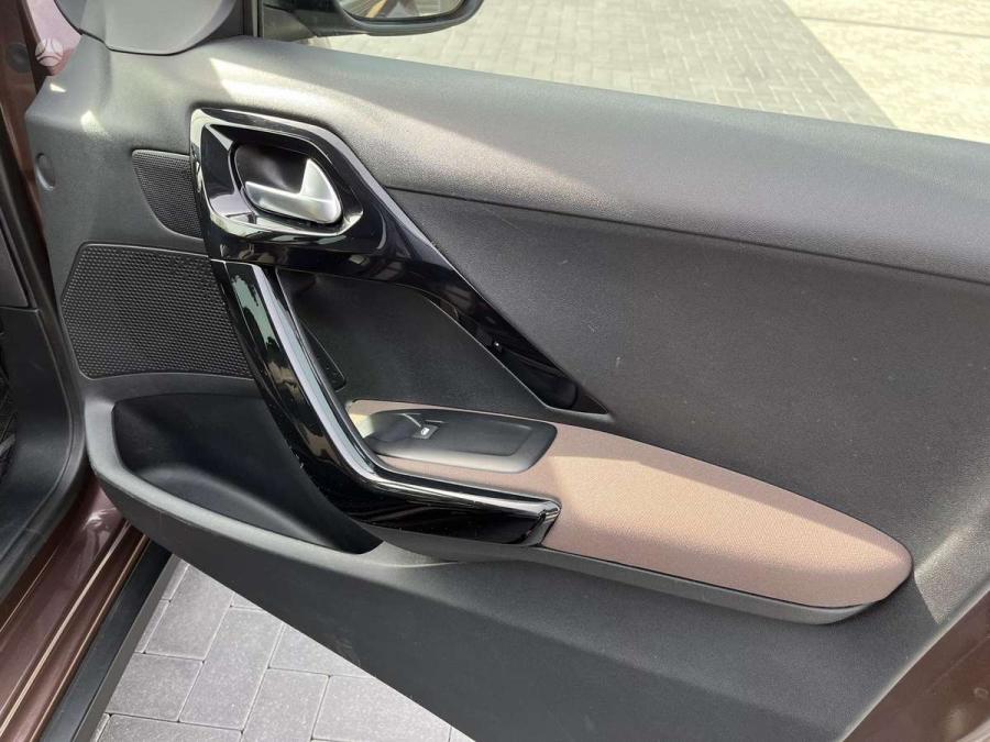 Brūns Peugeot 2008 2014 Šauļi, ar dzinēja tilpumu 1.60 L un nobraukumu 241 tūkst. km par 5700 €, foto 17 vietnē AUTOMOTO.COM.LV