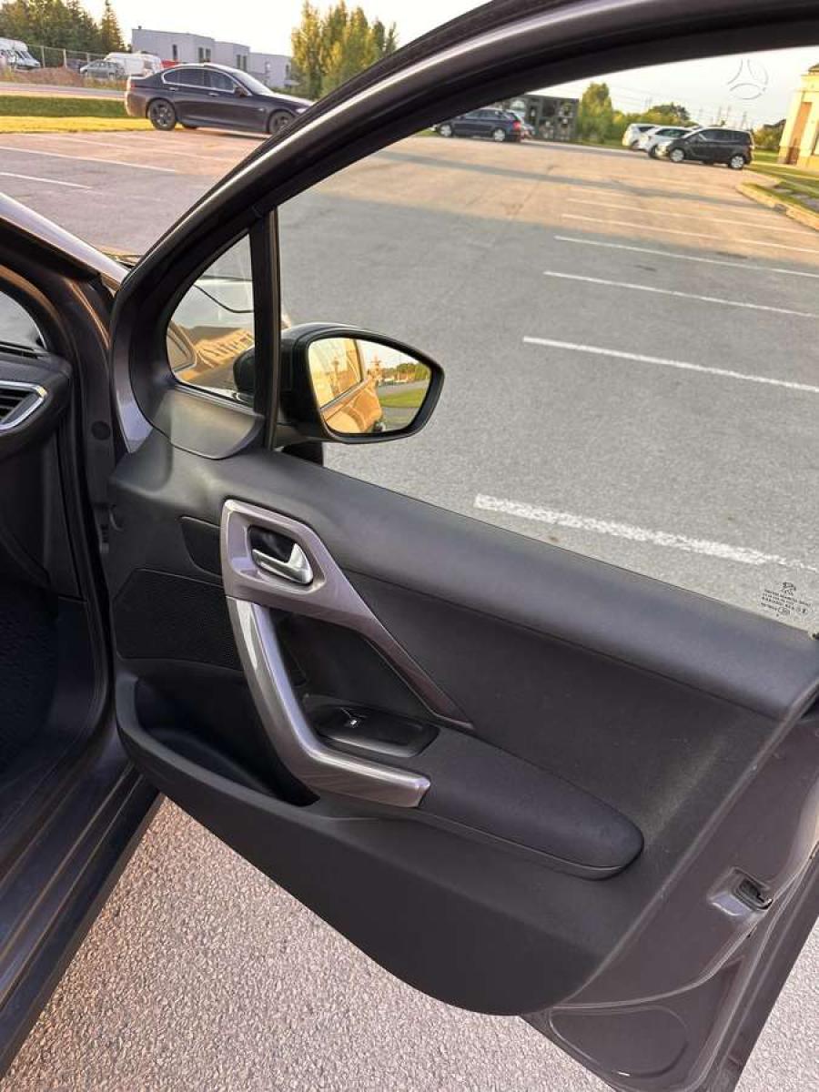 Brūns Peugeot 2008 2014 Kauņa, ar dzinēja tilpumu 1.20 L un nobraukumu 88 tūkst. km par 5900 €, foto 16 vietnē AUTOMOTO.COM.LV