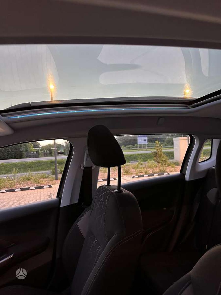 Brūns Peugeot 2008 2014 Kauņa, ar dzinēja tilpumu 1.20 L un nobraukumu 88 tūkst. km par 5900 €, foto 33 vietnē AUTOMOTO.COM.LV