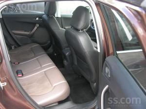 Brown Peugeot 2008 2015 in Riga, with an engine capacity of 1.60 L and mileage of 171 thousand km for 5850 €, photo 8 on AUTOMOTO.COM.LV