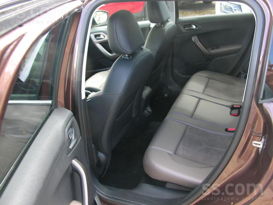 Brown Peugeot 2008 2015 in Riga, with an engine capacity of 1.60 L and mileage of 171 thousand km for 5850 €, photo 9 on AUTOMOTO.COM.LV
