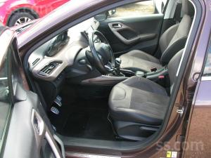 Brown Peugeot 2008 2015 in Riga, with an engine capacity of 1.60 L and mileage of 171 thousand km for 5850 €, photo 10 on AUTOMOTO.COM.LV
